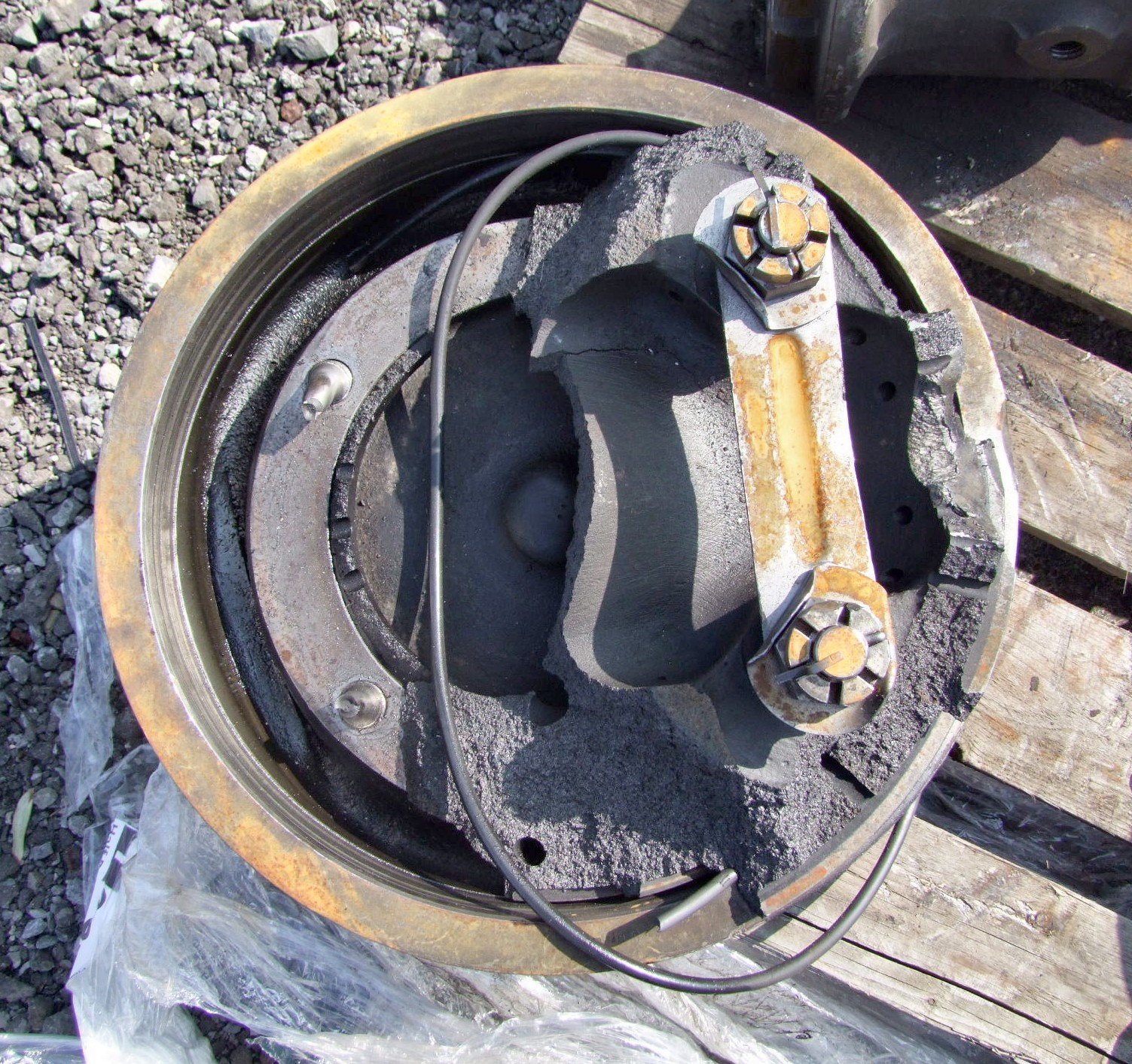 Marine engine failure - piston | R-TECH Materials