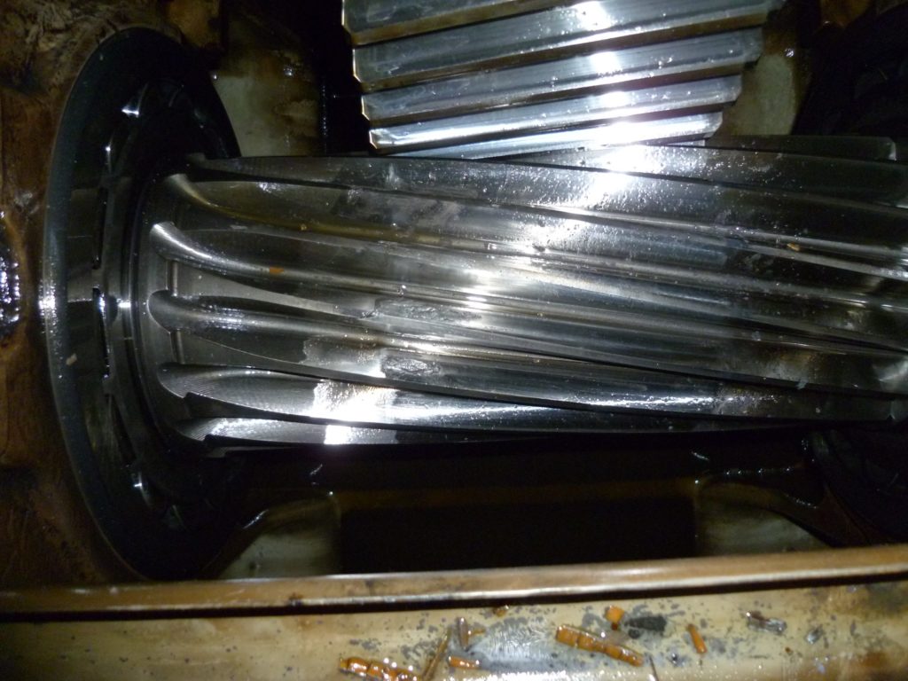 CASE STUDY: Failure Analysis of a Gear Shaft | R-TECH Materials CASE STUDY: Failure Analysis of a Gear Shaft | R-TECH Materials